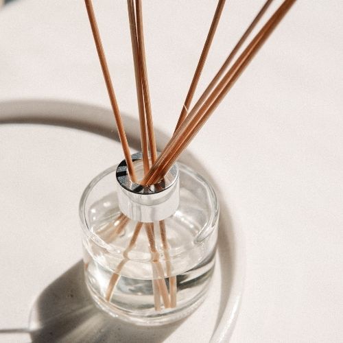 The Science behind Reed Diffusers: How Fragrance Fills a Room – Wickii